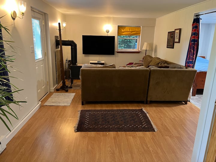 Cozy Apt In Home: And Walk To Downtown Blacksburg! - Blacksburg, VA