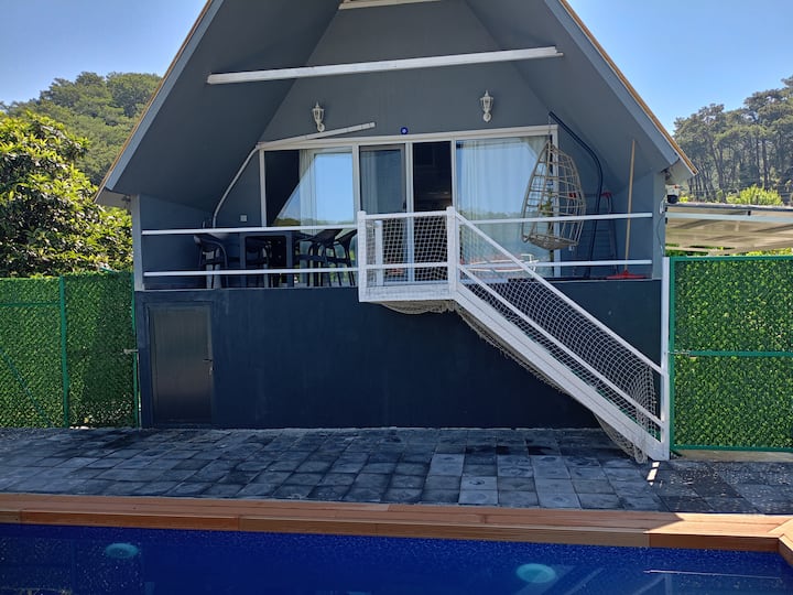 Havuzlu Müstakil Ev - Sarıgerme