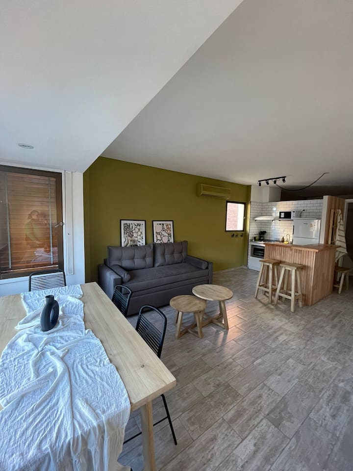 Cañitas, Luminoso Y Acogedor - Argentina