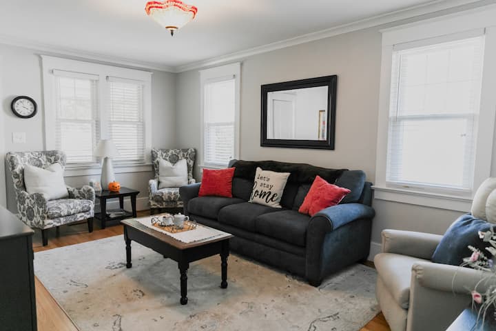 Lovely Home In Quiet Neighborhood Near Dow Garden - Midland, MI