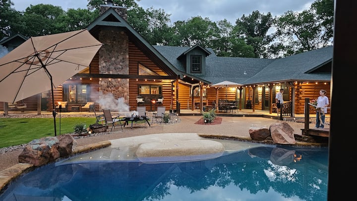 Log Cabin ~ 3 Bedrooms 2 Baths ~ Pool ~ Spa ! - Canton, TX