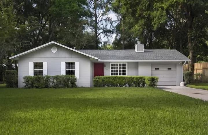 Spacious House In The Heart Of Gainesville - 게인즈빌