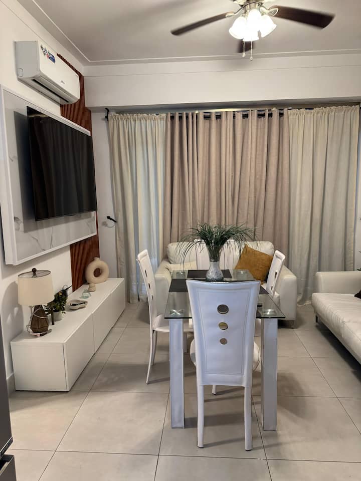 Fabulous Condo With A/c, Private Parking. - Santo Domingo