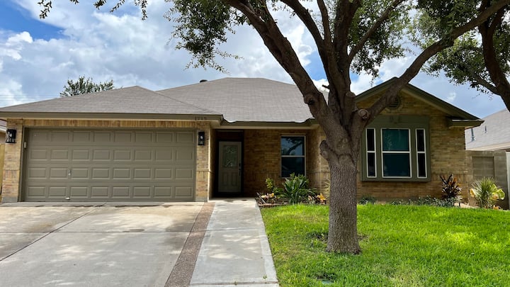 Entire Home In North Laredo Tx - Laredo, TX