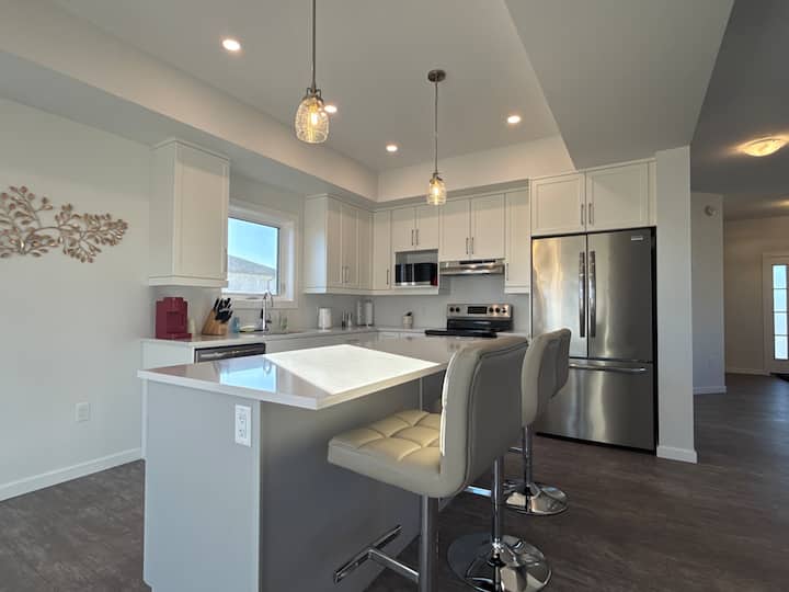 Grand'e Pointe Luxurious Home - Winnipeg