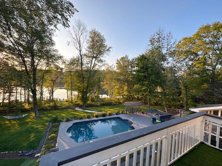 Poconos Idyllic Lakefront House • 12ppl • Gameroom - Stroudsburg, PA