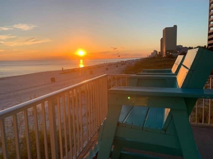 Beachfront Honeymoon  Pool,kitchen,door Check-in! - Panama City Beach, FL