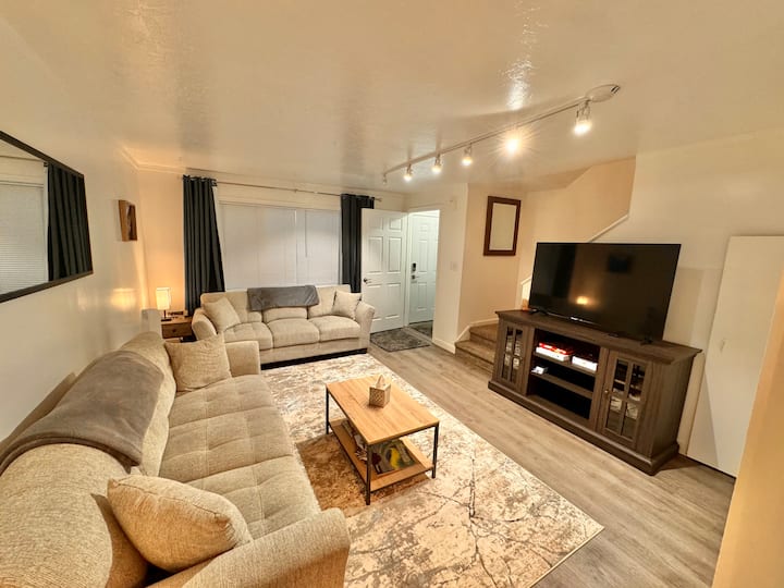 Cozy Arctic Retreat - Fairbanks