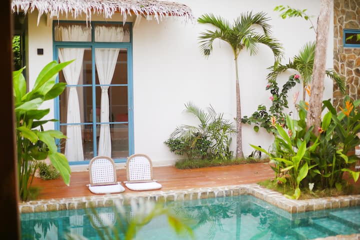 Casa Kasoy
Private Pool Villa - El Nido