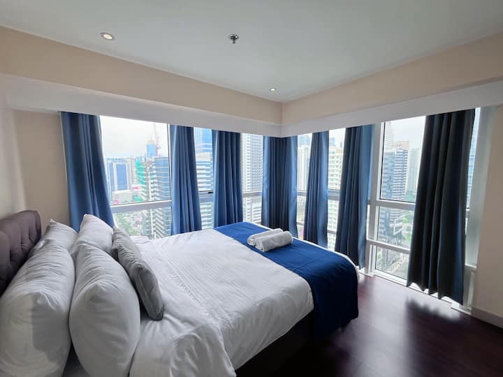 Bgc High Street  2br Loft  ,Cor Unit W/best Views - Makati