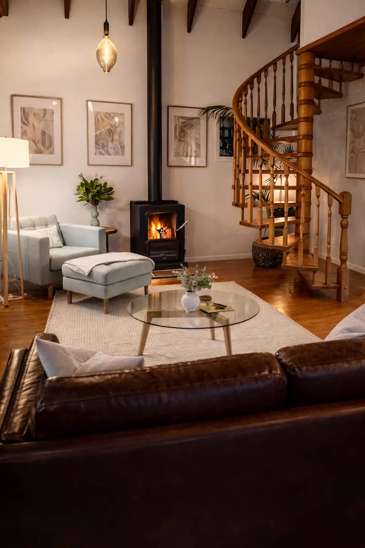 Eco-chic Cottage Near Montville - Mapleton