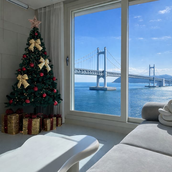 합법숙소 • 거실,방 광안대교뷰 • 3룸(침실2+거실)•무료주차•짐보관•침대3•바다도보4분 - Busan