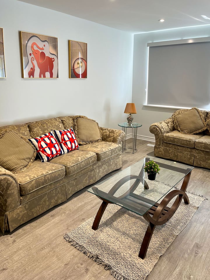 Kim’s Cozy House 4bed/2w - Markham