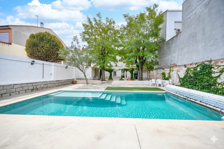 Charming Historic Home W/patio · 8 Adults + 4 Kids - Carranque