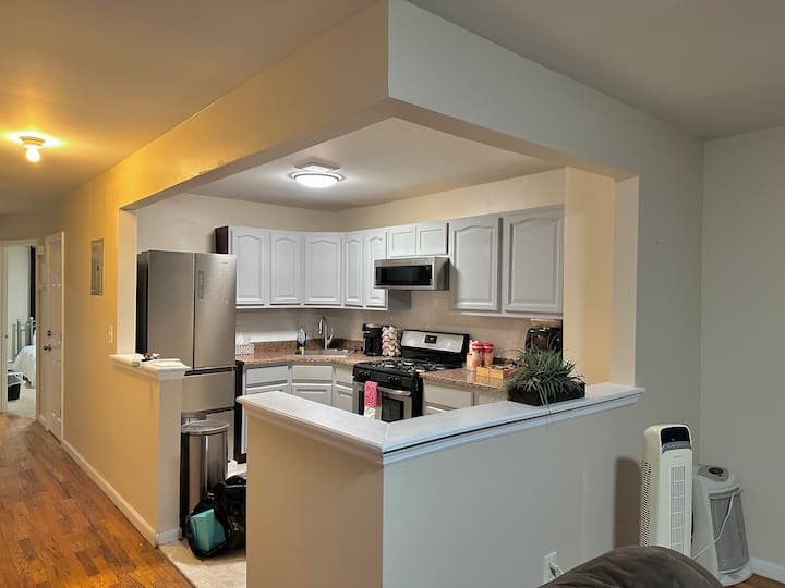 Cozy Brooklyn Apartment - Brooklyn, NY