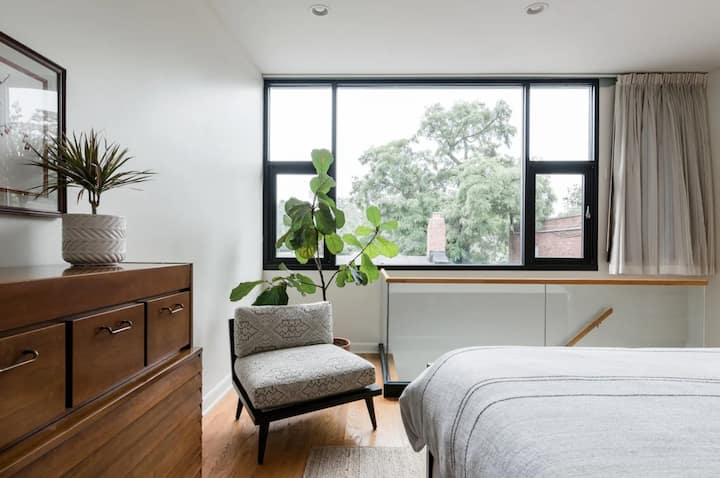 Suite In Mcm Art Studio - Louisville, KY