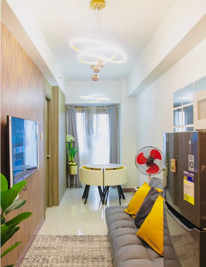 Stunning Suite With Balcony - Near Mall Of Asia - Manila