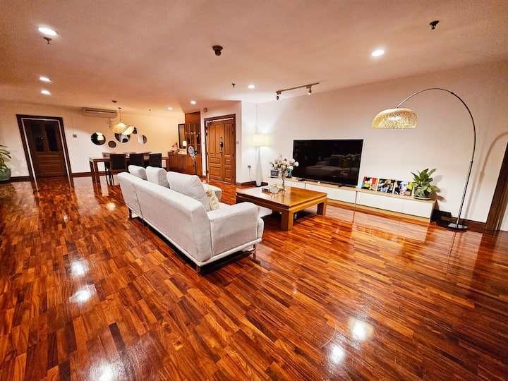 Gorgeous 3 Bdr In Prime Location - Bangkok