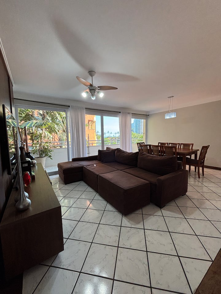 Apto Iluminado C/área Para Churrasco.200m Da Praia - Guarujá