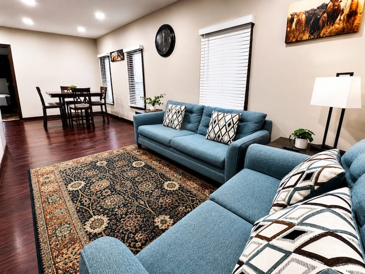 Cozy 2br 1 Block To Falls Perfect Couple Getaway - Niagara Falls, NY