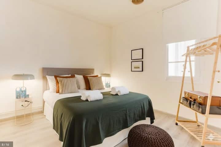 Great 12 Bedrooms 6 Bath Group Flat L'eixample 24p - Barcelona