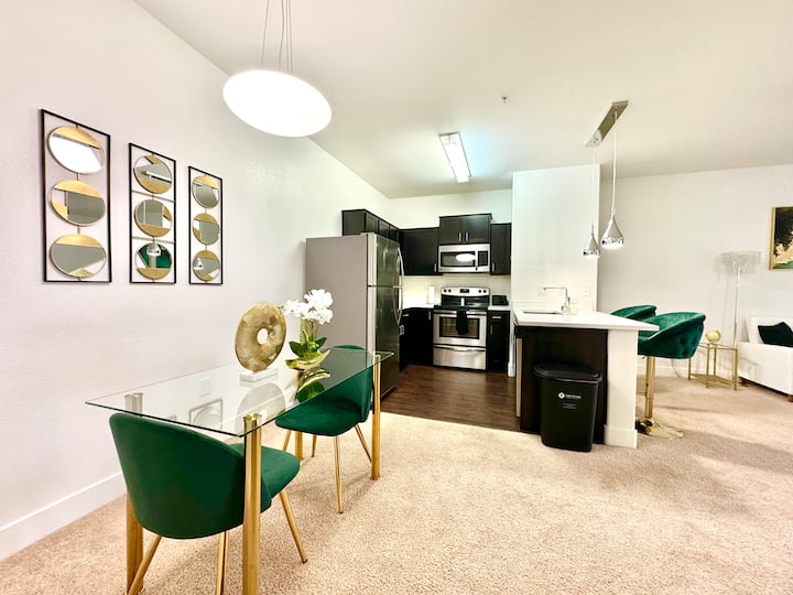 Modern Condo Near Strip And Airport - Las Vegas, NV
