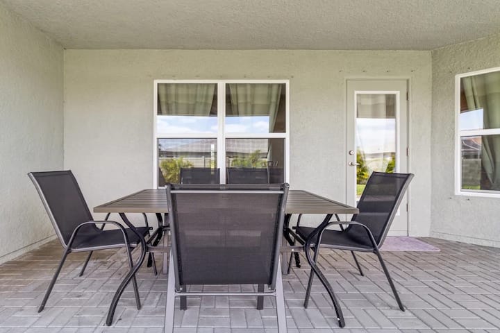 Sunset Serenity Room - Cape Coral, FL