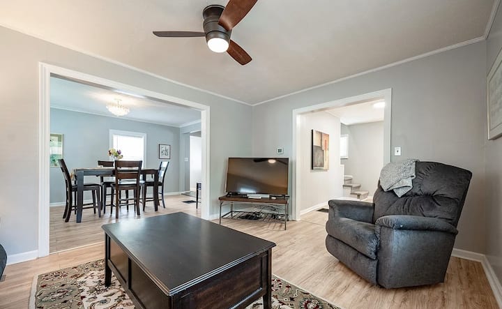 Campus Cottage - DePauw University, Greencastle