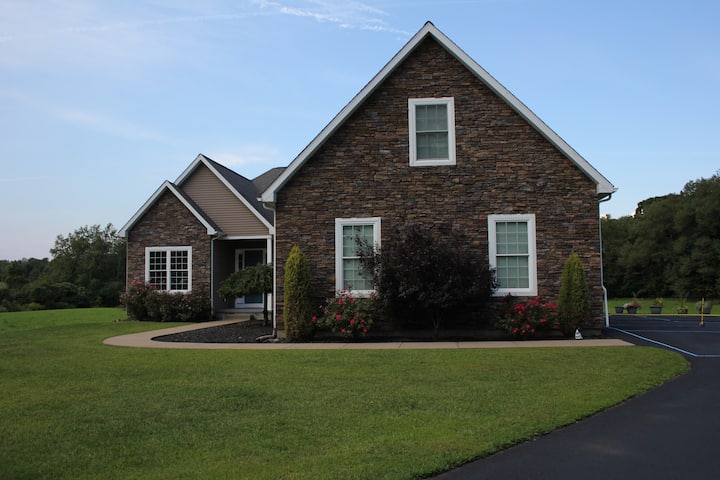 Starlit Skies 4 Br, 3 Bath Country Setting - Edinboro, PA