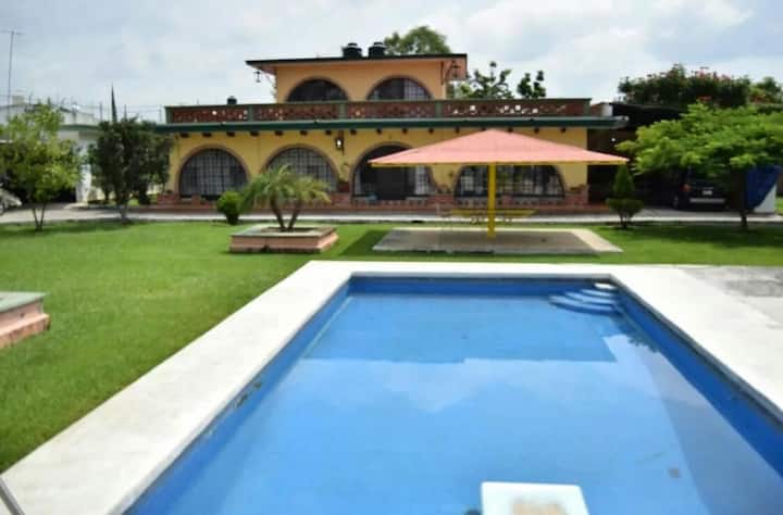 Albercada Palmeras Y Jardín - Cuautla