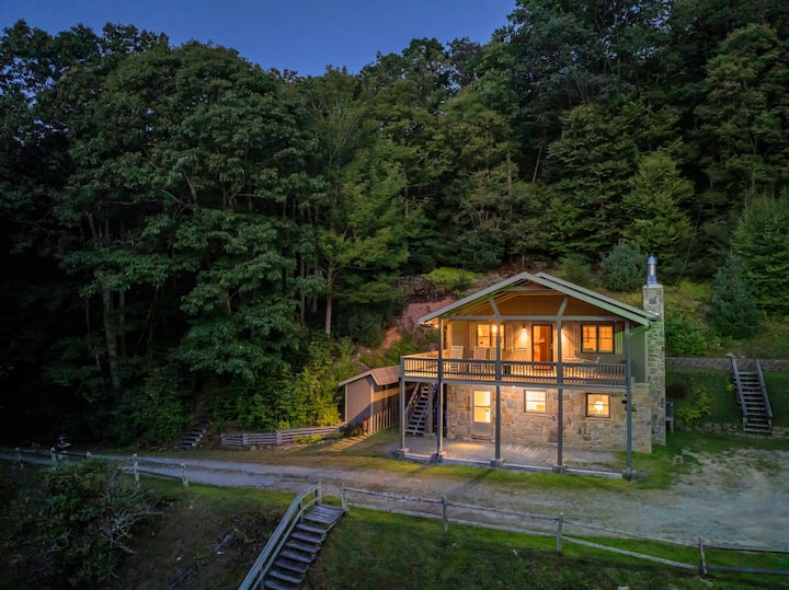 Boone Lodge. 5 Min To App. 10 Min To Blowing Rock - Boone, NC