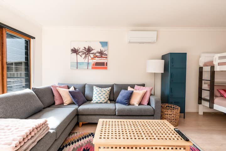 Stylish Family Beach House | Walk To River & Shops - Ocean Grove