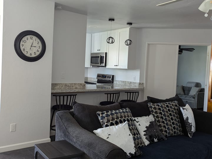 Whole Apartment In Downtown Prescott 2 Bdrm 2 Bath - Prescott, AZ