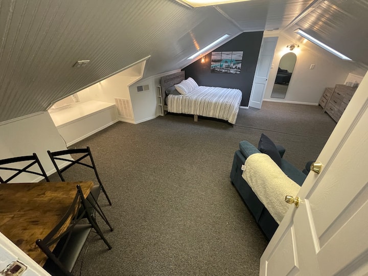 Cozy Hidden Hideaway - Memphis, TN