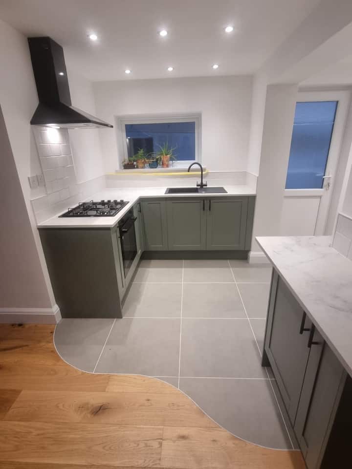 Large Town House Opp Hospital - Carmarthen