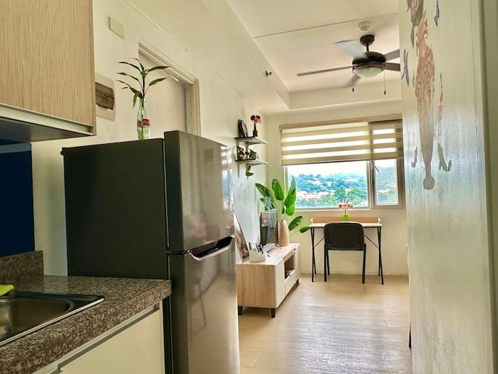 Spacious 1-br Condo-ortigas Ave W/ Queen Bed - Antipolo