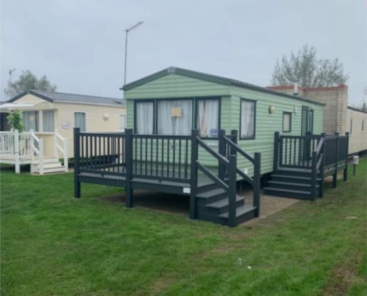 Lovely 6 Persons Caravan - Walton-on-the-Naze