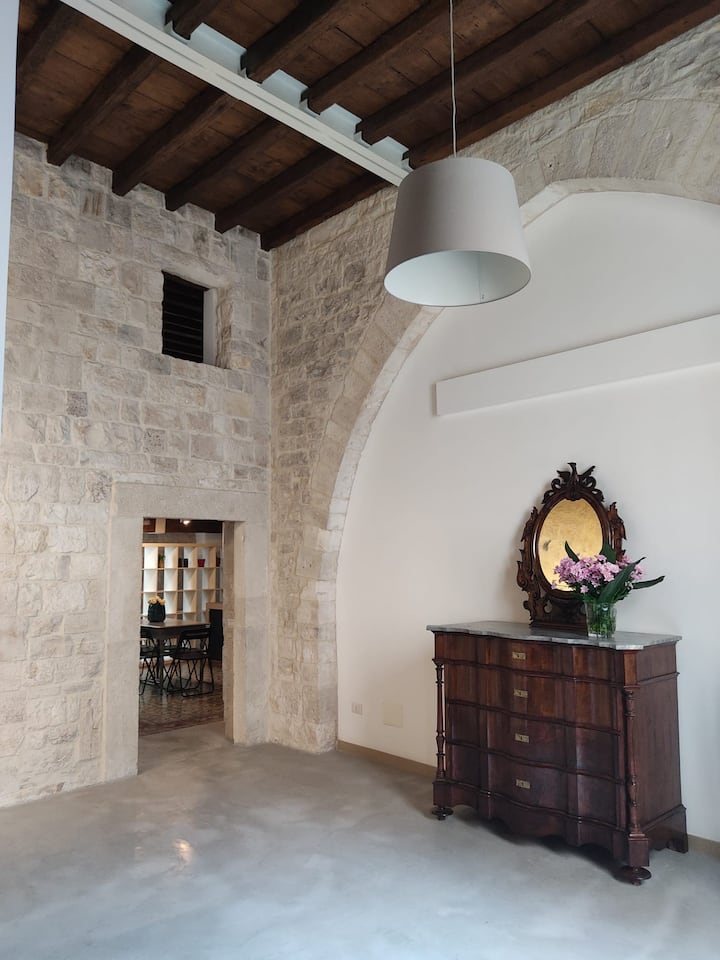 Dépendance In Palazzo Sciarra Edificio Medievale - Bisceglie