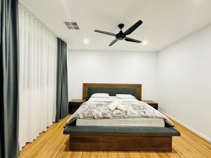 Brand New Family Retreat-spacious 4br - Whittlesea