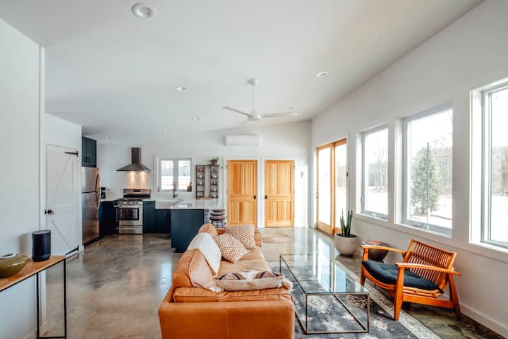 Modern And Cozy Ski Cabin On Pine Lane - Woodstock, NY
