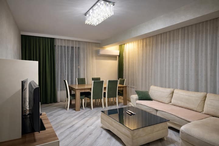 Spacious & Stylish | 3 Ac • Balcony • City Center - 바쿠