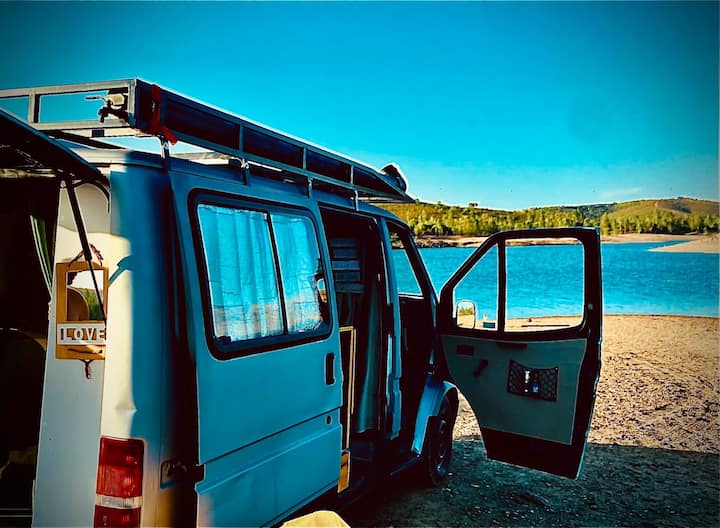 Aluga-se A Campervan Antónia - Louro