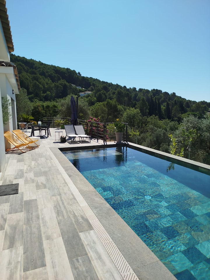 Maison Contemporaine Piscine Vue Dégagée - Draguignan
