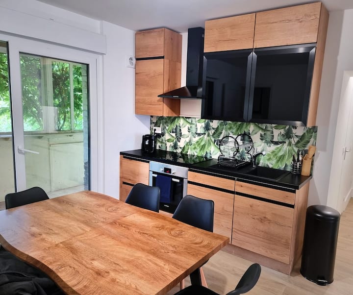 Villa Bali/8 Pers/parking Gratuit/direct Autoroute - Valenciennes