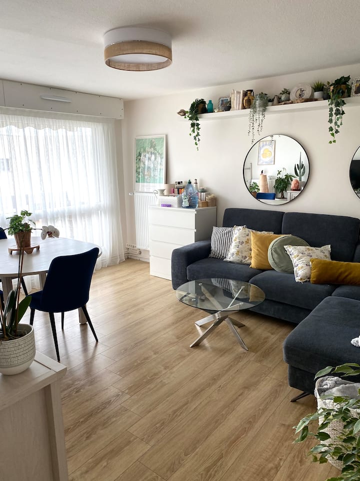 Chambre Avec Balcon, Literie Luxe, Calme & Tram - Le Bouscat