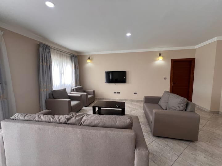 2 Bedroom Apartment, Airport - Accra
