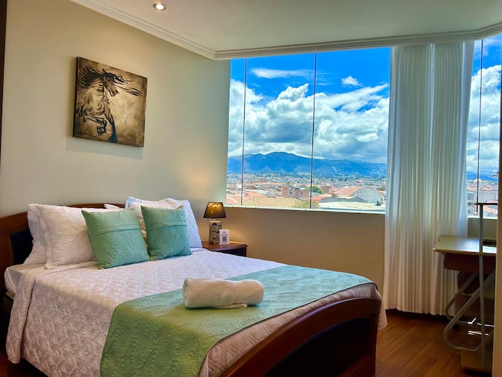 Apto3. Céntrico | Vista Increíble + 3 Hab+ Parqueo - Cuenca