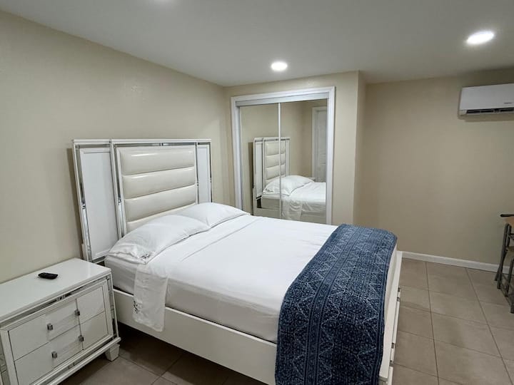 El Relax - Tampa, FL