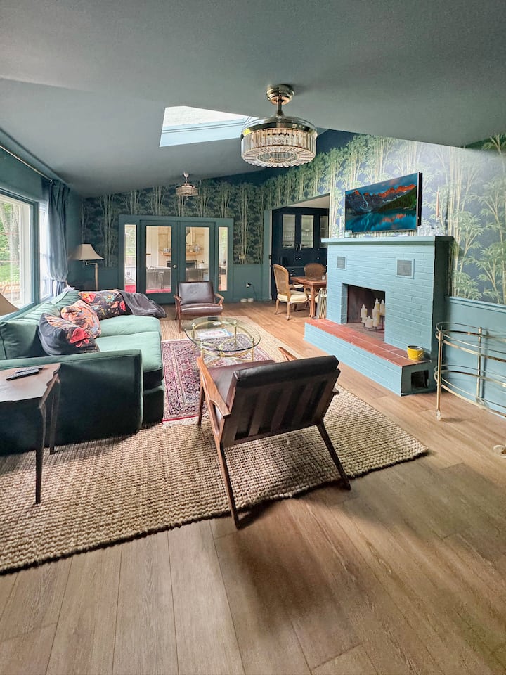 Petite Cottage Near Warren Dunes - Bridgman, MI