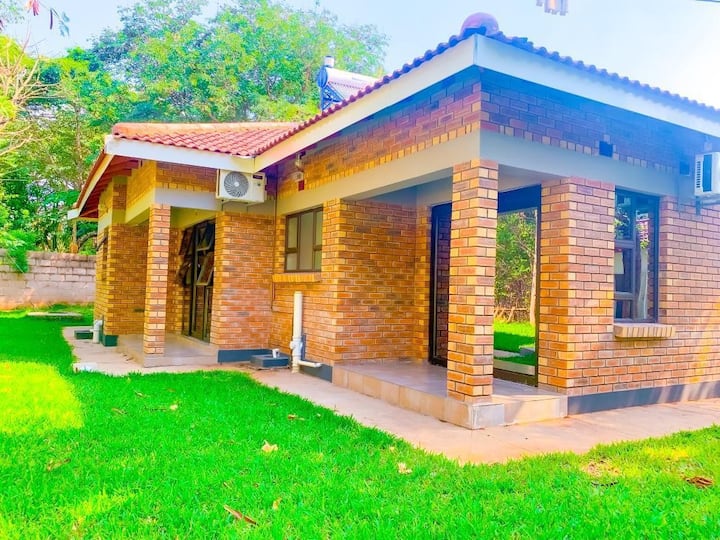 T And T Guest House - Victoria Falls
